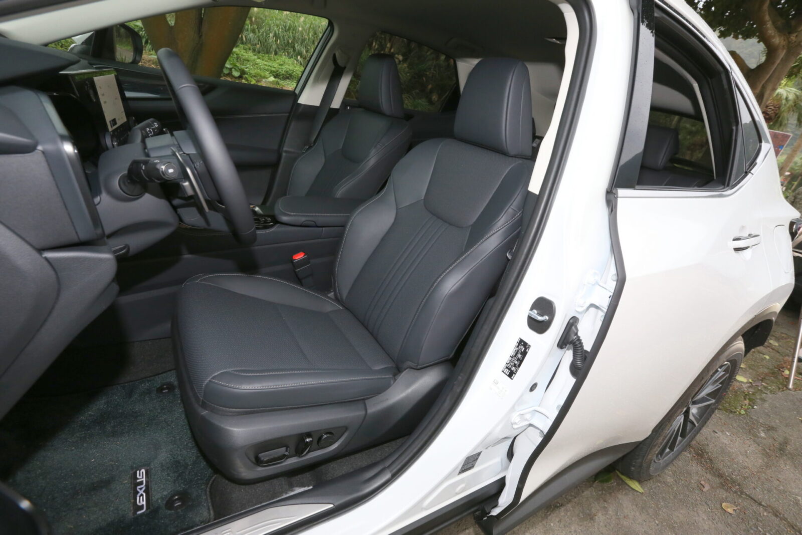 [試駕] 重量級入門主力 Lexus NX 200 | 試駕體驗 | CARNEWS