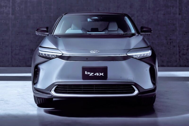 Toyota新型BEV「bZ4X」開賣日訂在5月12日!價格從600萬日元起跳 | 一手企劃 | CARNEWS