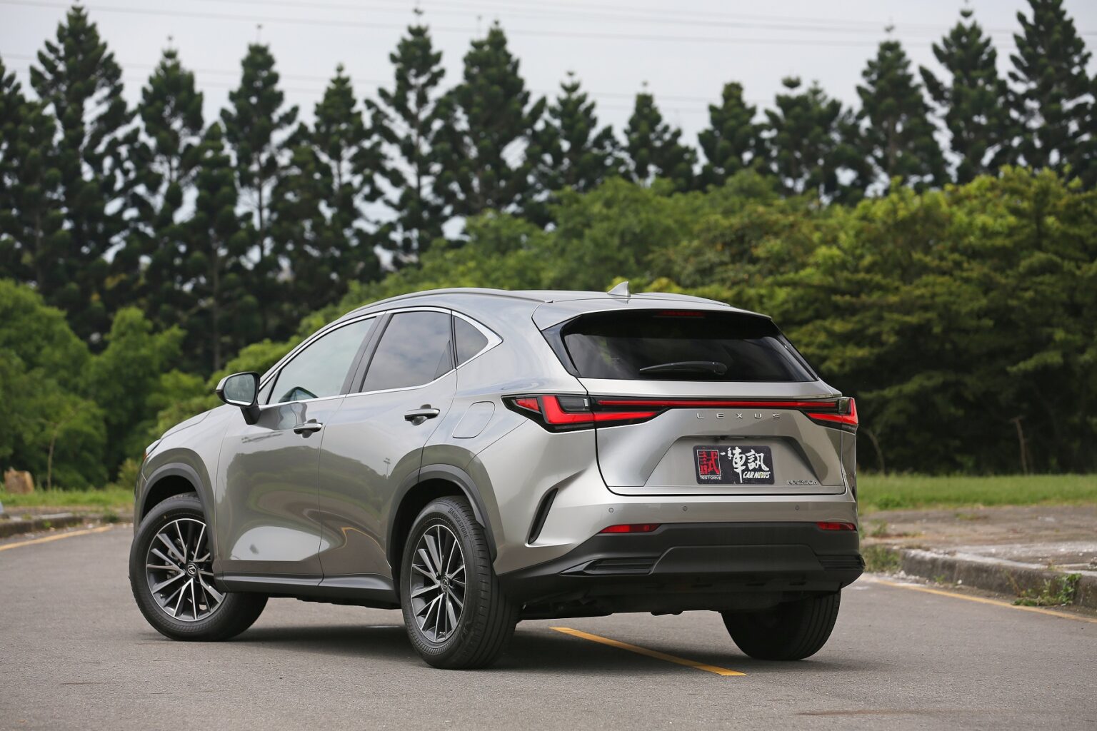 [中型豪華進口LSUV選購介紹 ]白熱地帶Part.1 強手試駕中型豪華LSUV霸主 | 一手企劃 | CARNEWS