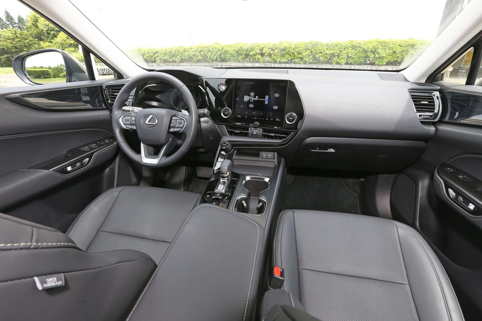 [中型豪華進口LSUV選購介紹 ]白熱地帶Part.1 強手試駕中型豪華LSUV霸主 | 一手企劃 | CARNEWS