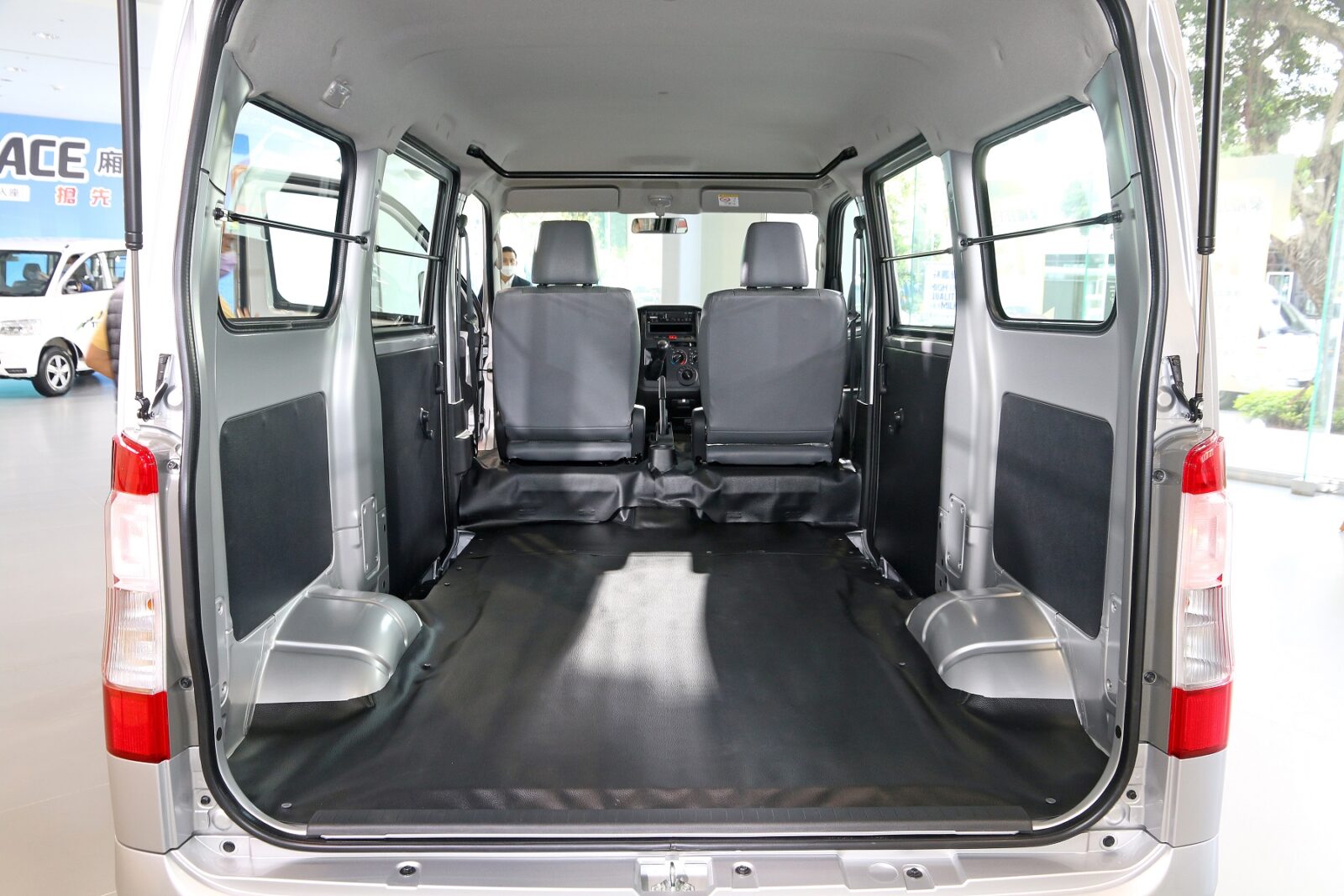 2人、5人座廂型車預售開跑Toyota Town Ace Van | 新聞快訊 | CARNEWS