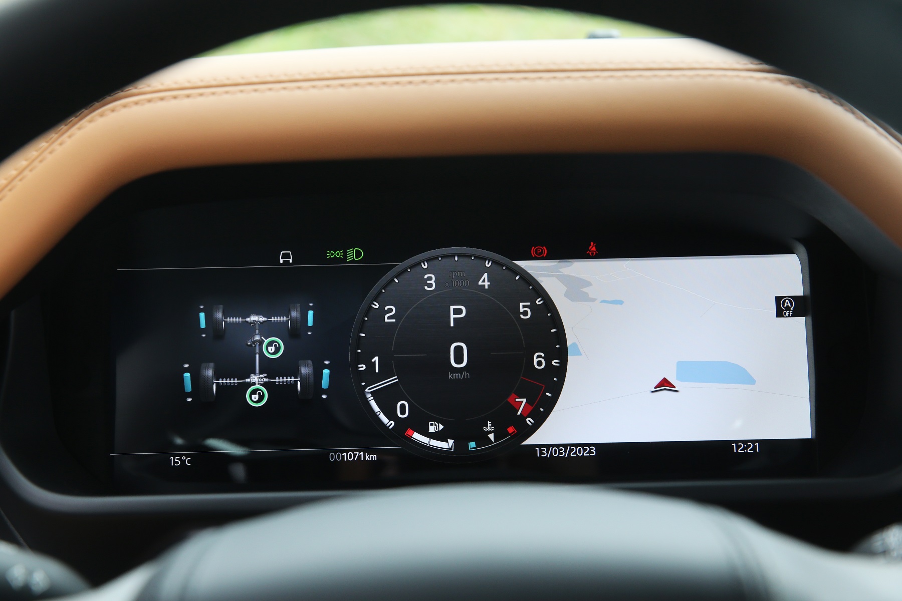 【試駕】8人座豪華越野硬漢 Land Rover Defender 130 X P400 | 試駕體驗 | CARNEWS