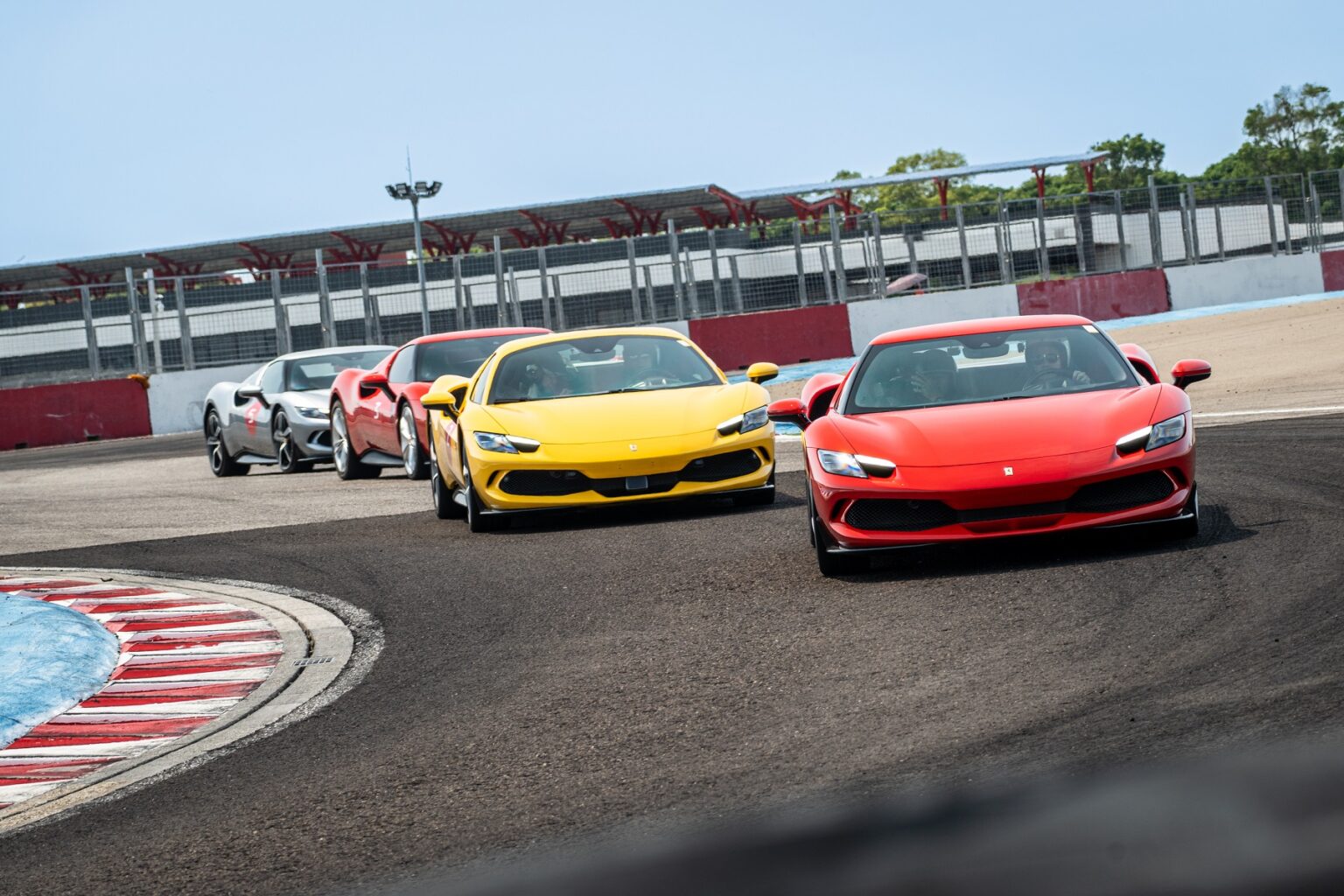 欲罷不能的極致魅力2024 Esperienza Ferrari on Track油電跑車性能體驗日 | 一手企劃 | CARNEWS