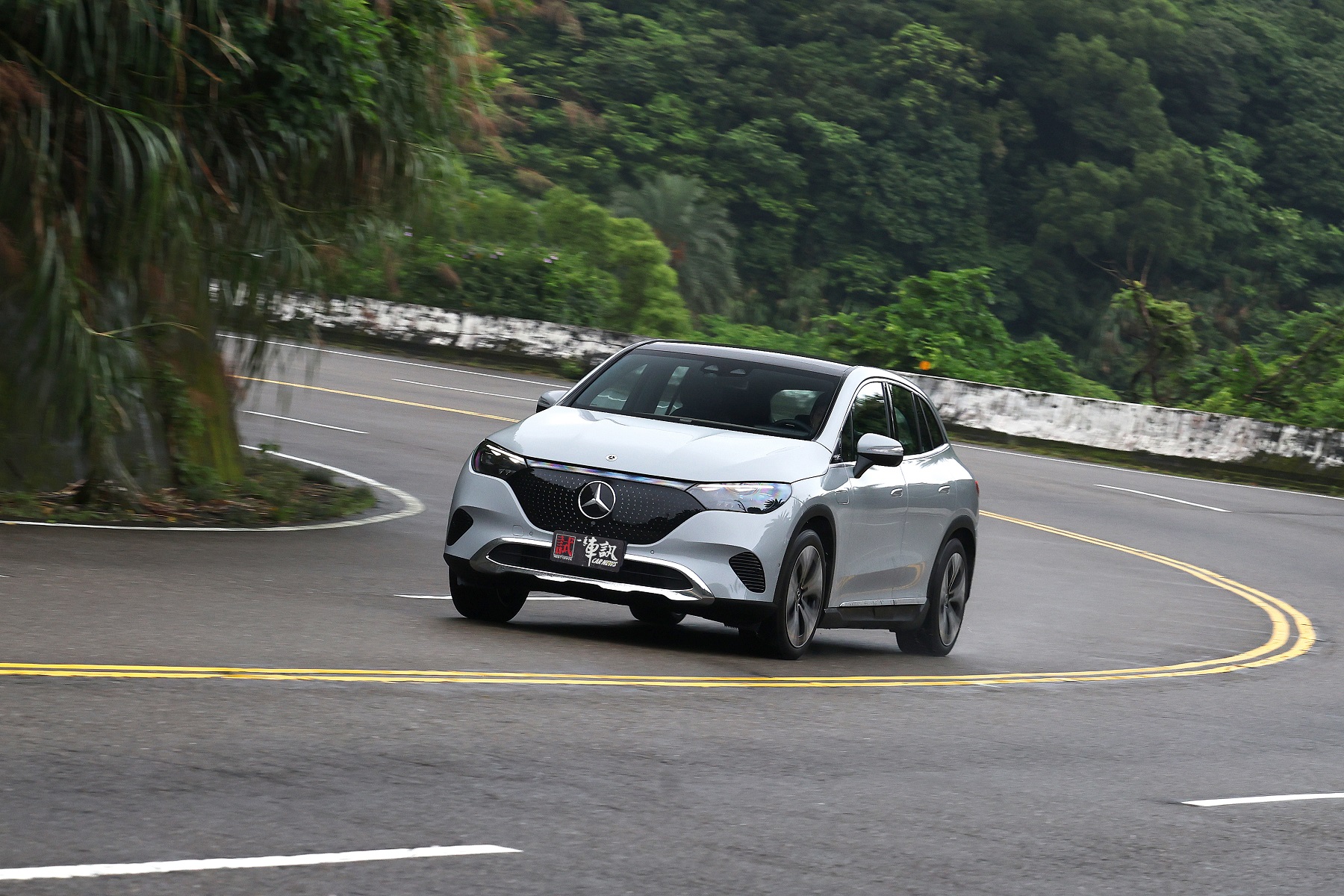 【一手試駕】積極布局Mercedes-Benz EQE 300 SUV | 試駕體驗 | CARNEWS