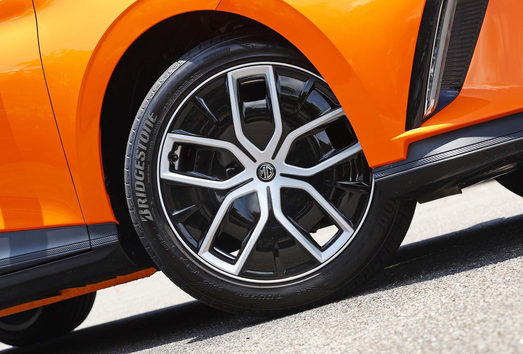 【一手試駕】百萬內電動車之王 MG4 EV旗艦版 | 車訊網 | 風生活 - 風傳媒