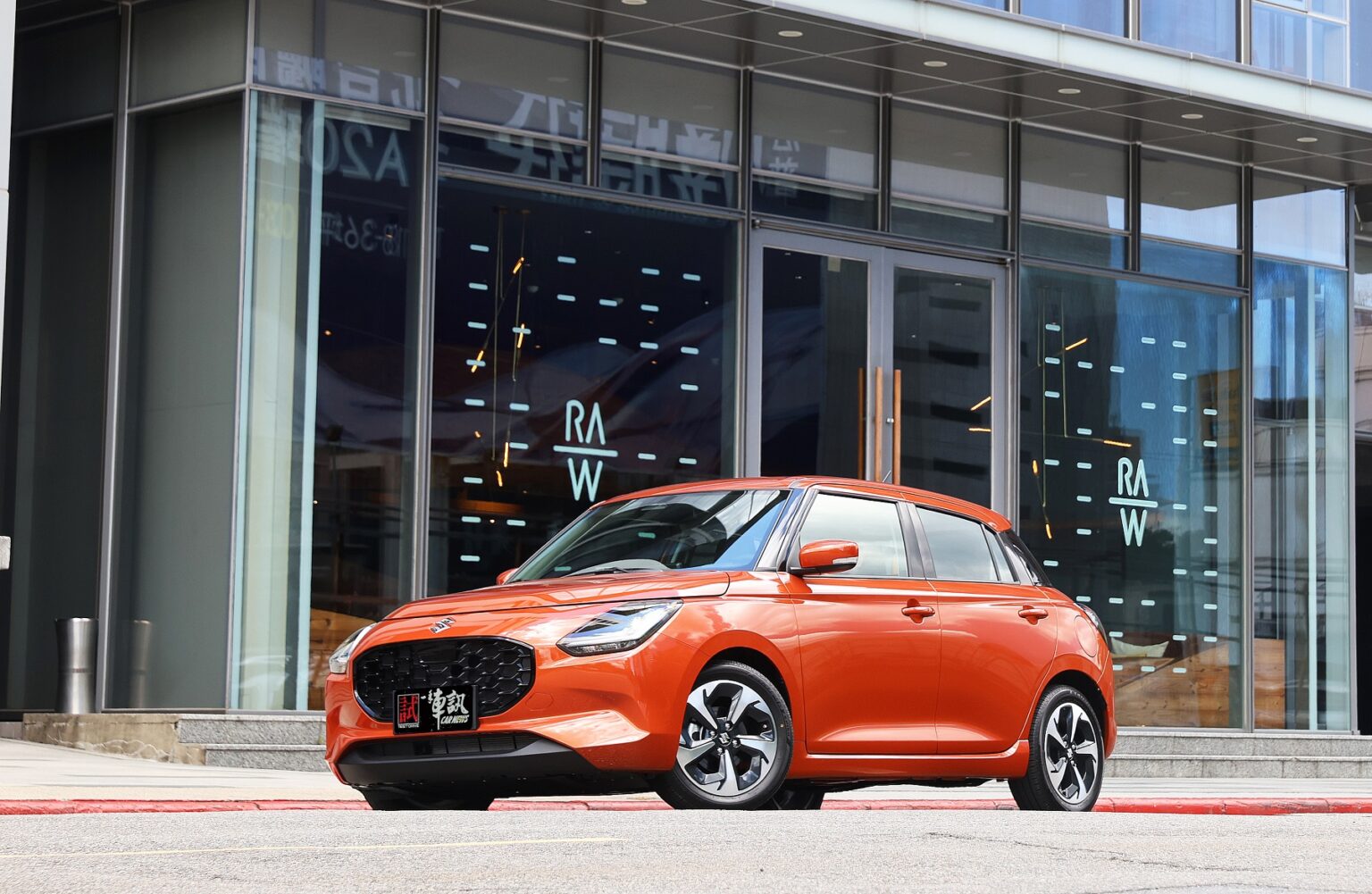 【集體評比】70～90萬小型掀背車戰力分析 都會小精靈 Suzuki Swift X Mazda 2 X Skoda Fabia X ...
