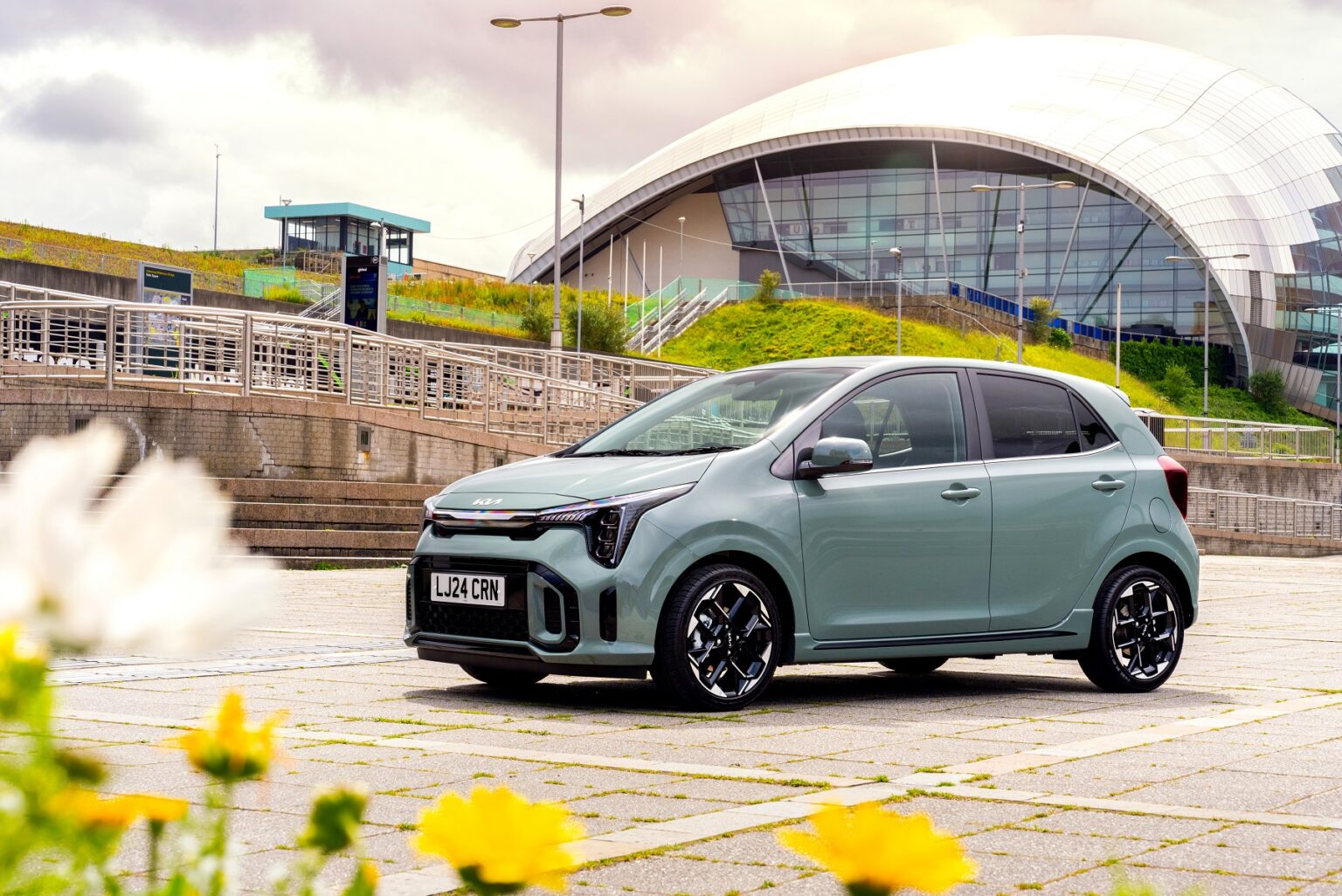 【集體評比】70～90萬小型掀背車戰力分析 都會小精靈 Suzuki Swift X Mazda 2 X Skoda Fabia X ...