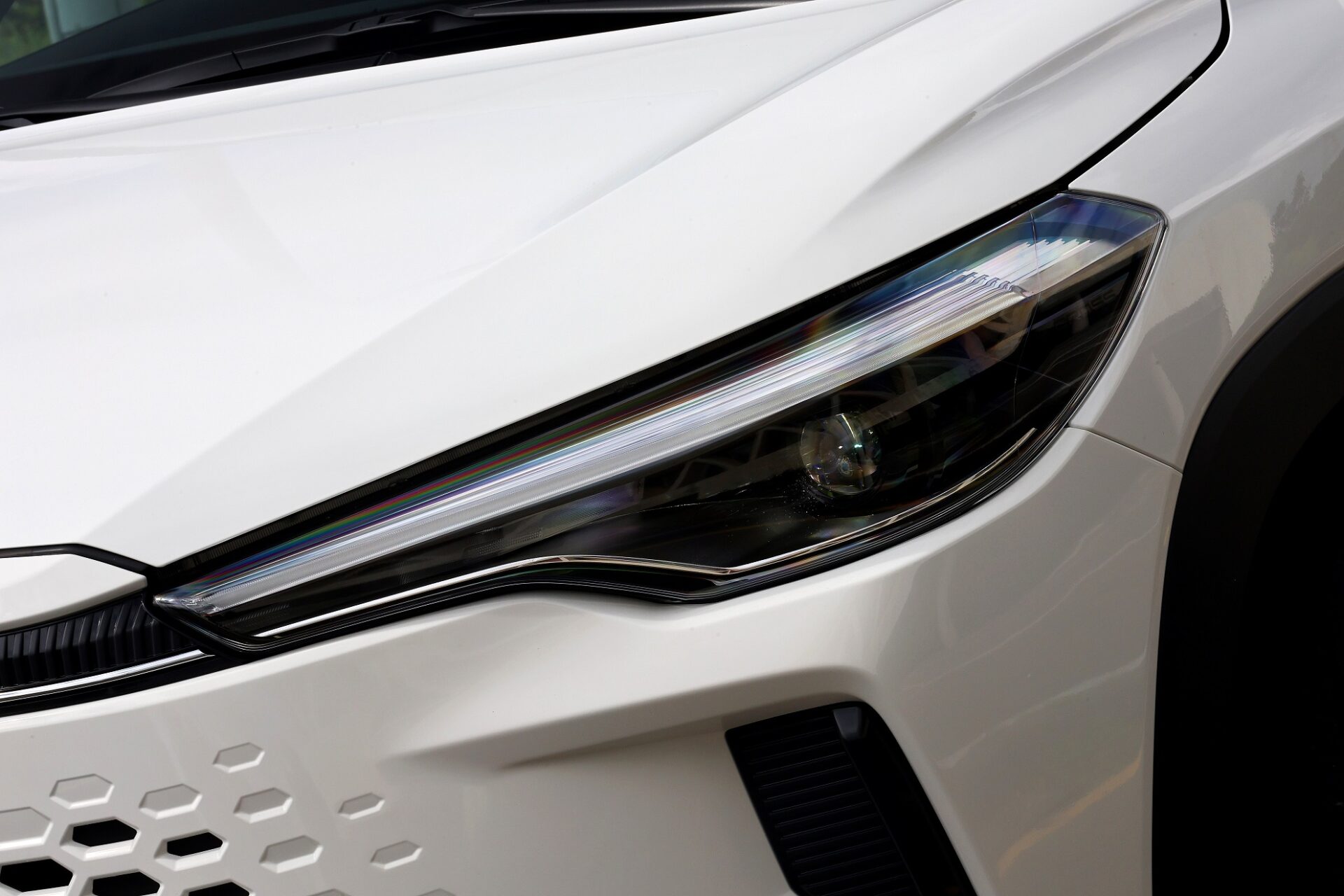 【一手試駕】神車換新裝Toyota Corolla Cross 1.8汽油尊爵版 | 試駕體驗 | CARNEWS