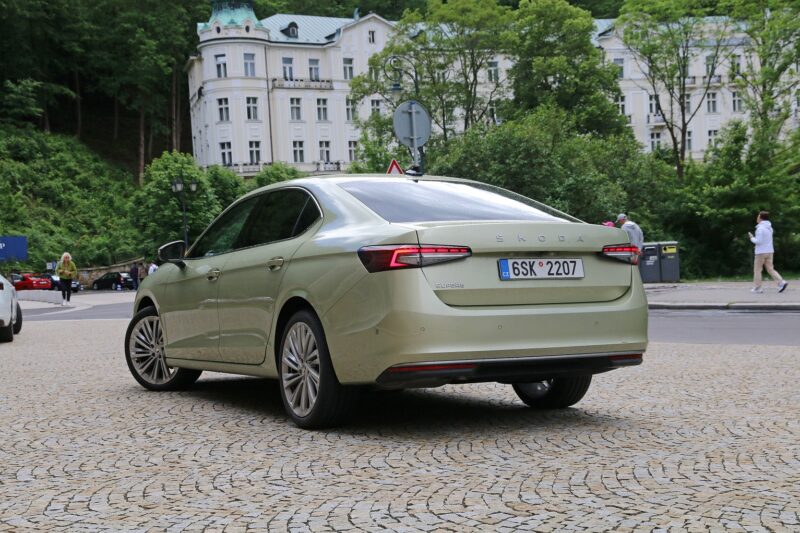 【一手試駕】智在進化Skoda Superb 1.5 TSI mHEV | 試駕體驗 | CARNEWS