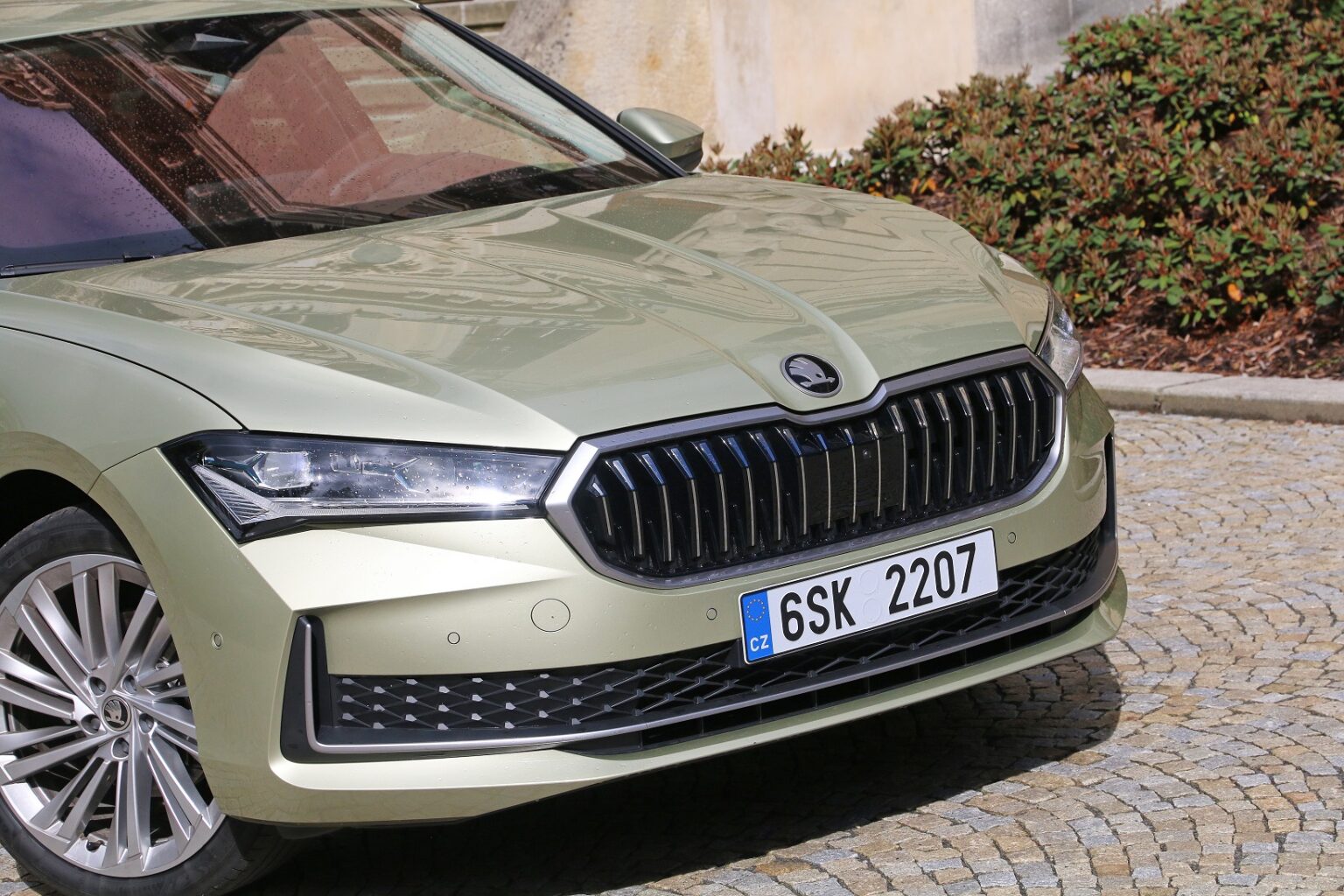 【一手試駕】智在進化Skoda Superb 1.5 TSI mHEV | 試駕體驗 | CARNEWS