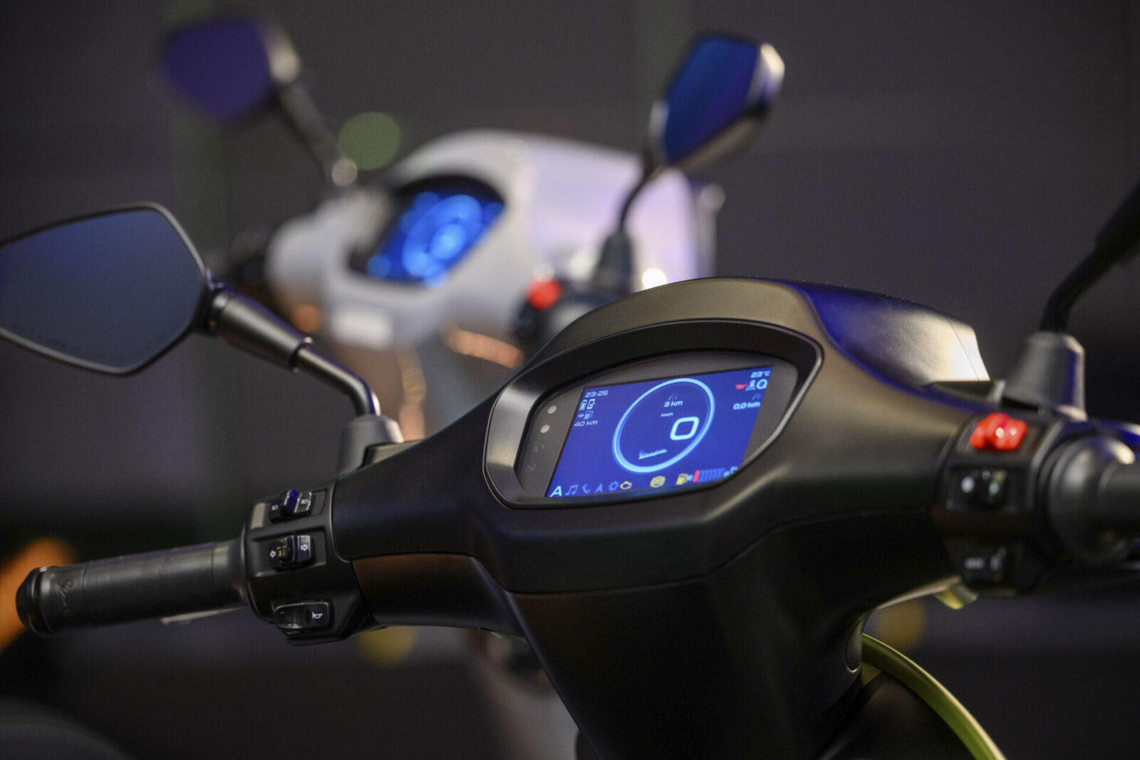 Vespa Sprint Tech全面開賣DEC精品同步亮相，騎乘風格一次到位！ | 新聞快訊 | CARNEWS