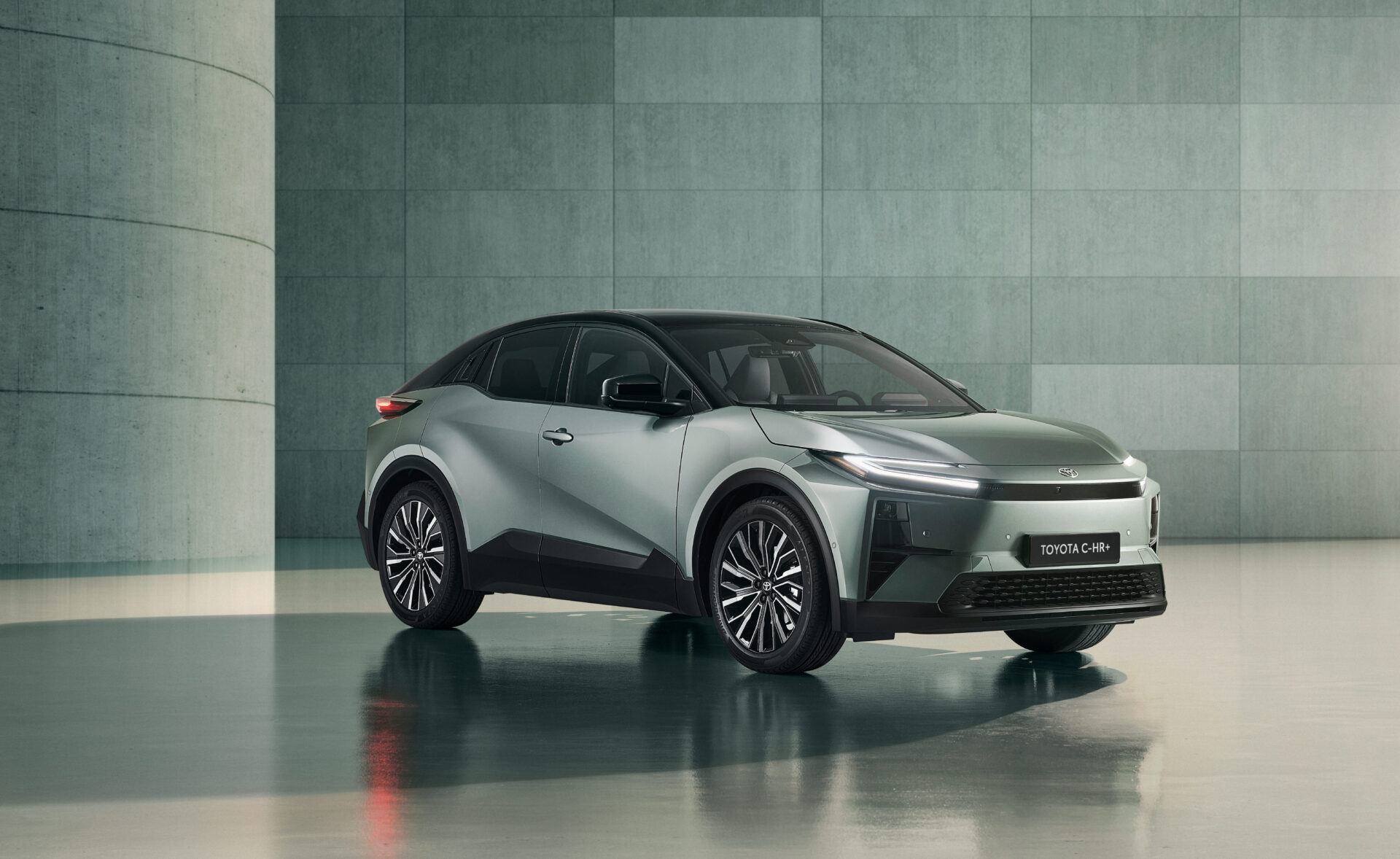 借名電化 Toyota CH-R+ | 車訊網 | 風生活 - 風傳媒