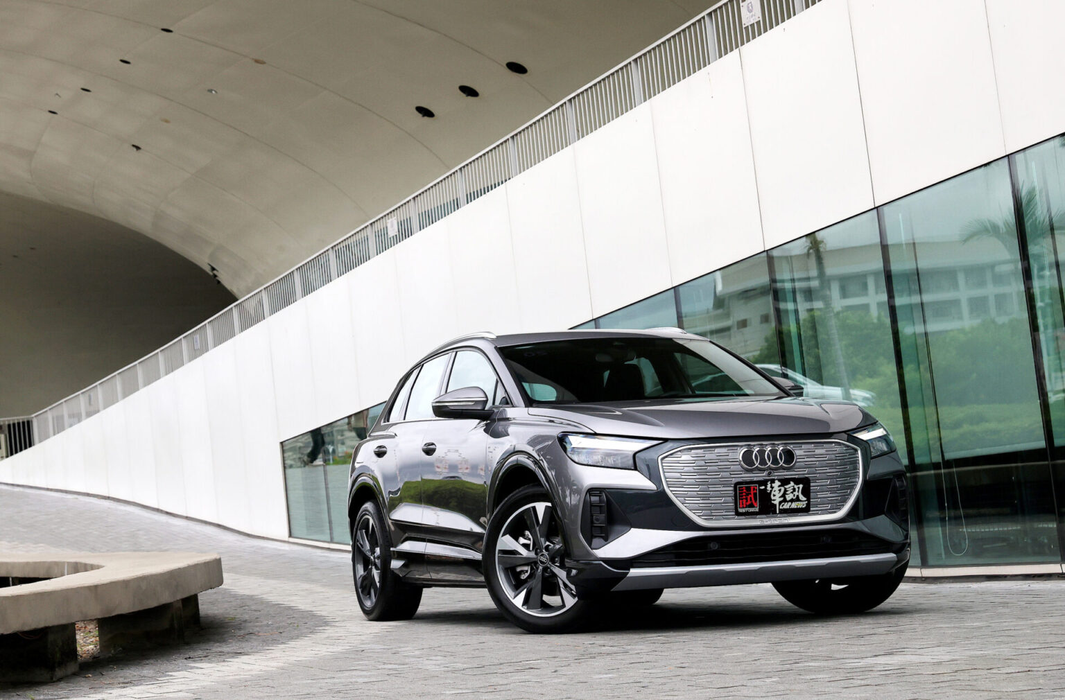 【集評】250萬級距入門豪華電動SUV戰力分析(上) Audi Q4 e-tron X BMW iX1 X Mercedes-Benz EQA X Volvo EX40 | 試駕體驗 ...