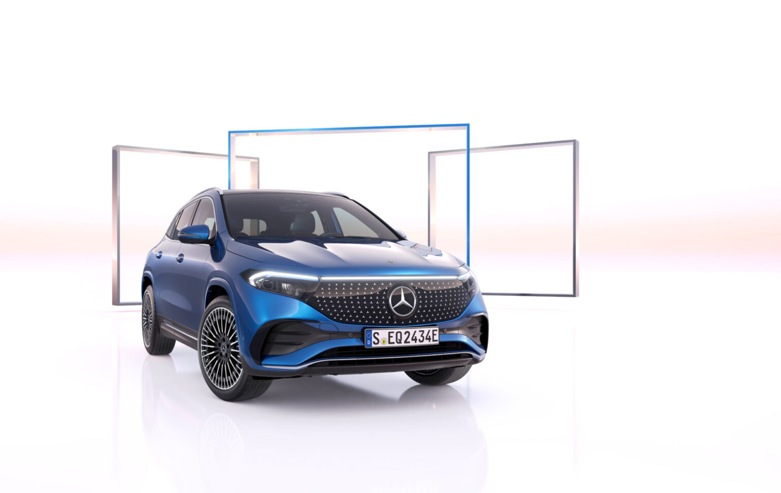 【集評】250萬級距入門豪華電動SUV戰力分析 (下) Audi Q4 e-tron X BMW iX1 X Mercedes-Benz ...