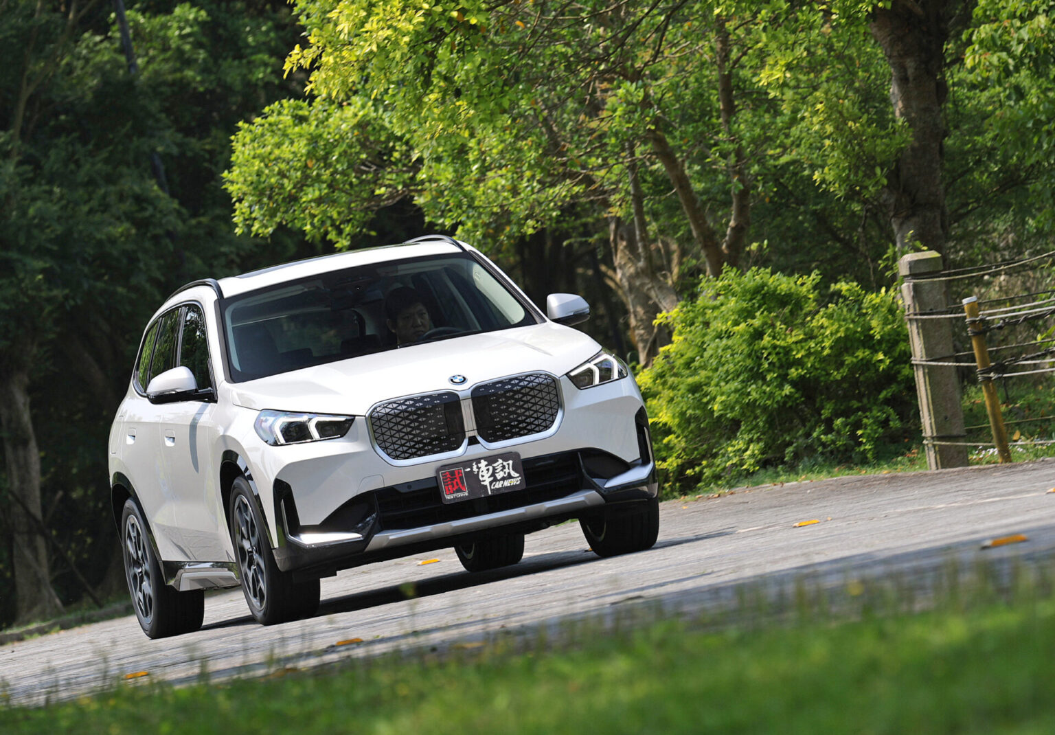 【集評】250萬級距入門豪華電動SUV戰力分析(上) Audi Q4 e-tron X BMW iX1 X Mercedes-Benz EQA X Volvo EX40 | 試駕體驗 ...