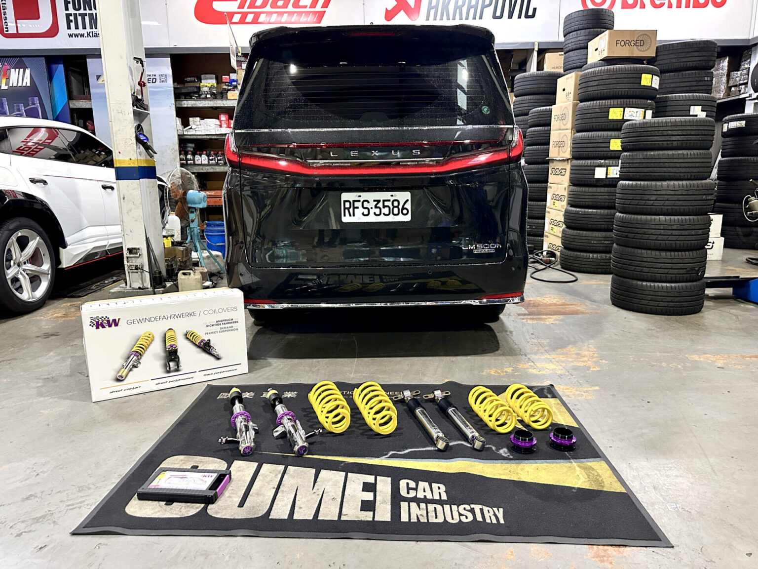 Lexus LM KW V3避震器實裝試駕大幅提升底盤穩定性 | 改裝資訊 | CARNEWS